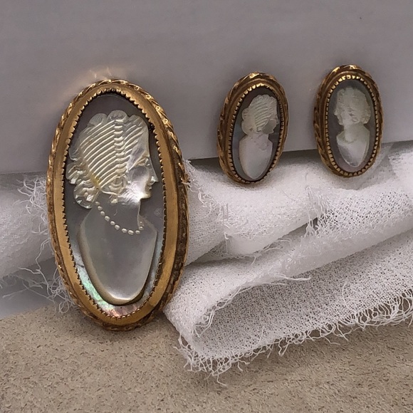 bojar | Jewelry | Hp Vntg Bojar 2k Gf Abalone Cameo Jewelry Set | Poshmark